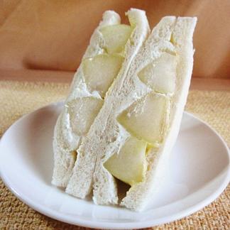 【山形県産 美味しいラ・フランス】5kg 2L玉 16～20個入りの訳あり品です!! | 果物/梨 産直アウル 農家から直接野菜などの食材を購入できる産地直送の宅配通販サイト